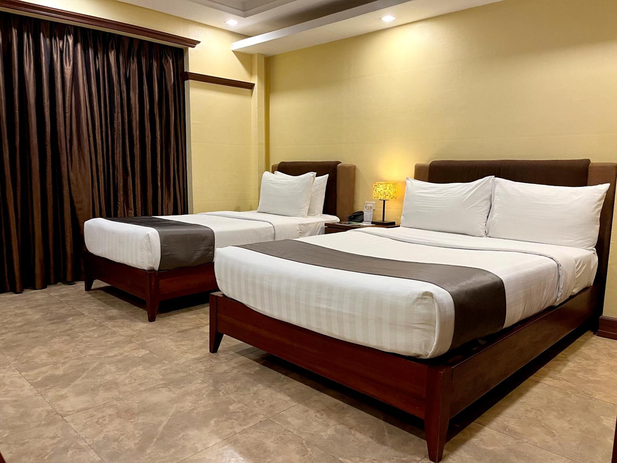 HOTEL DEL RIO | ⋆⋆⋆ | ILOILO CITY, PHILIPPINES | SEASON DEALS FROM $45